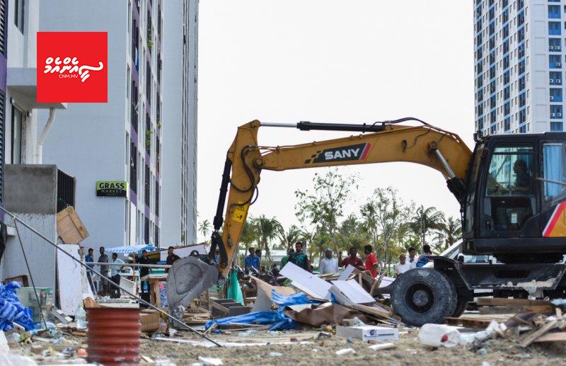 Gaadiyaa thakuge guruathulun hoonu vejje